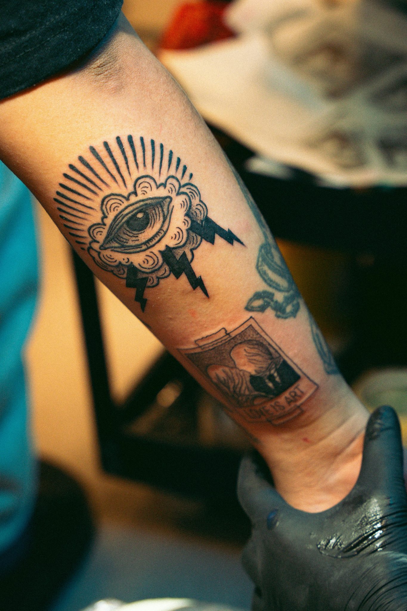 Tatouage œil signification : découvrez ses symboles et choisissez le vôtre